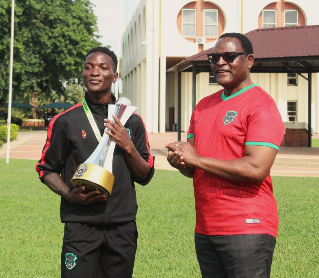 Temwa Chawinga heads to US to play for Kansas City Current – Maravi ...