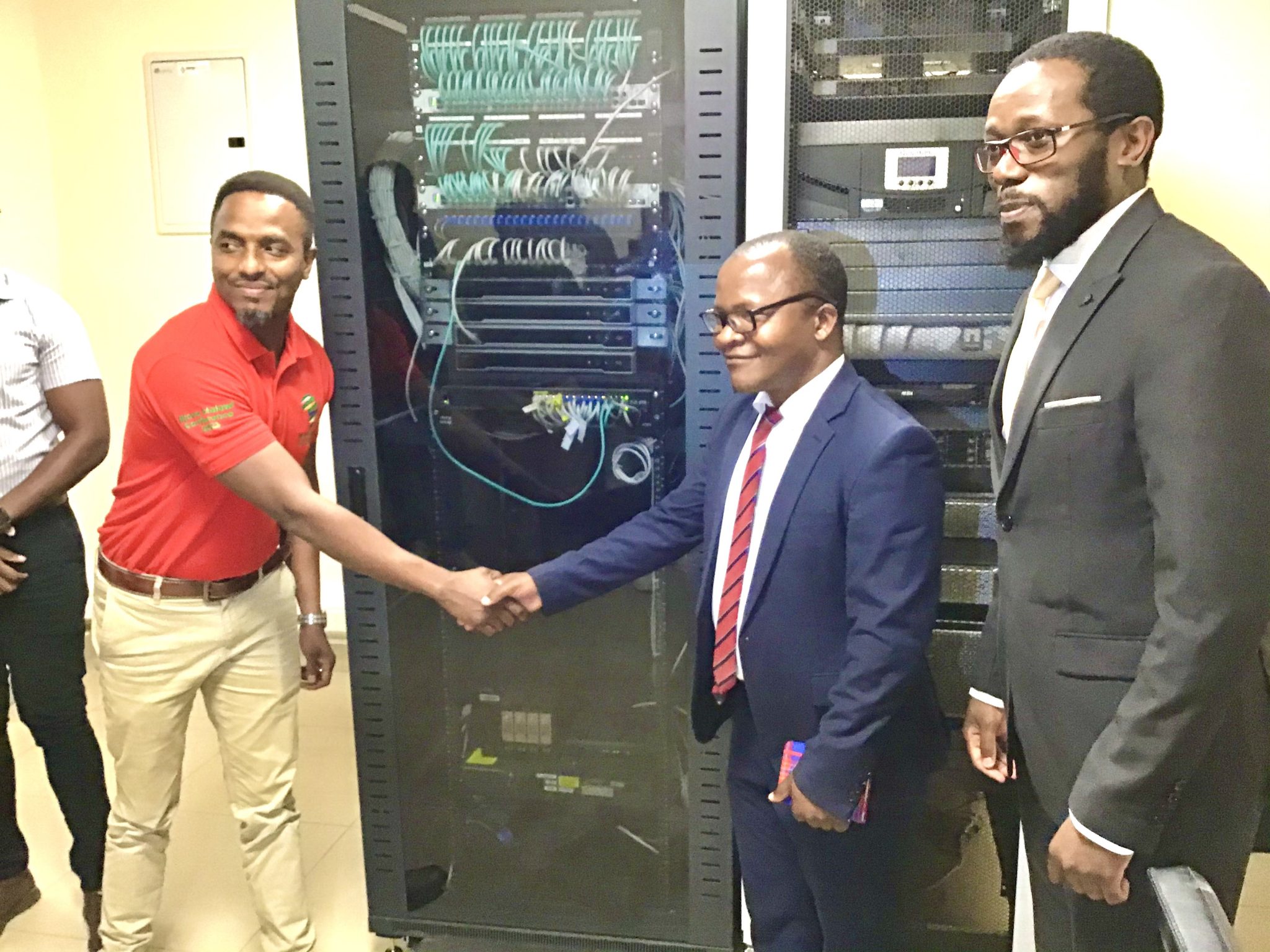 Illovo Sugar Malawi invests high-tech ICT server for MUBAS – Maravi ...
