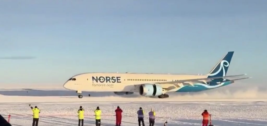 Boeing 787 Dreamliner makes landing in Antarctica – Maravi Express ...