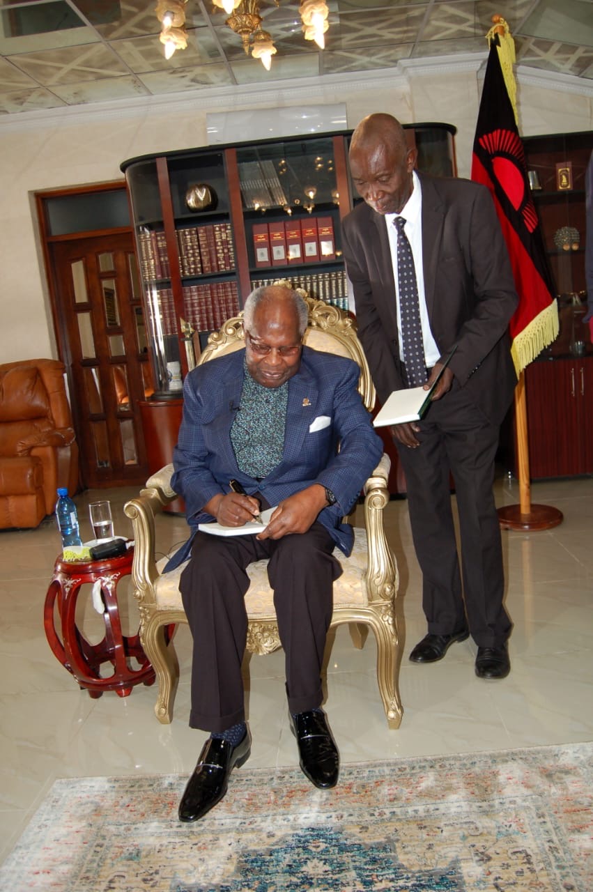 A silent great man Willie T. Zingani was; Tributes pour in on the ...