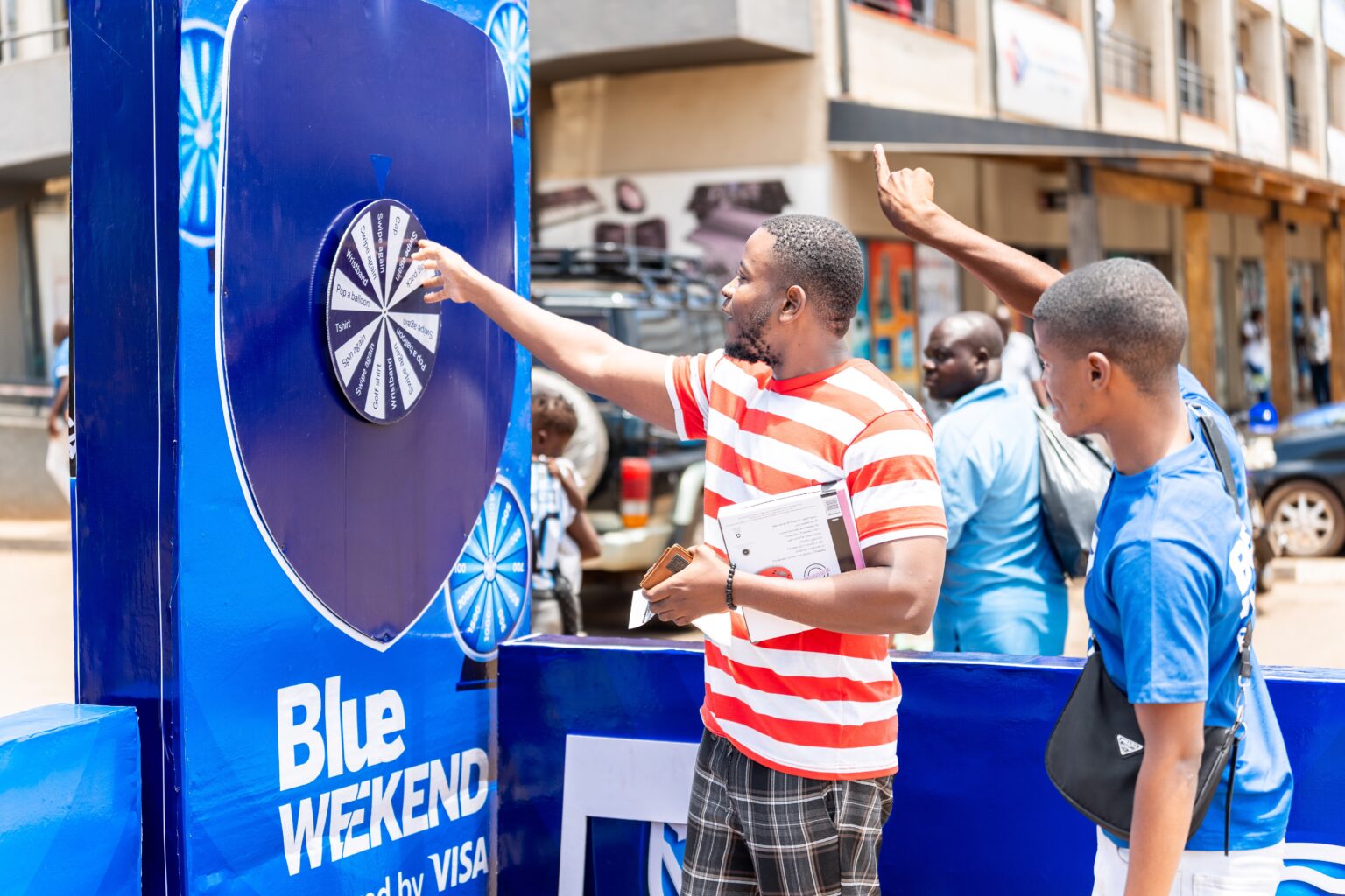 Standard Bank in Blue Weekend shopper rewards frenzy – Maravi Express ...