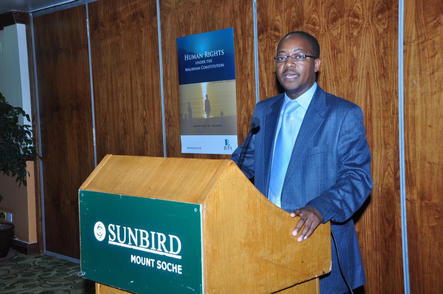 Former Trade Minister Kansichi praises Minister Mumba’s invasion of ...