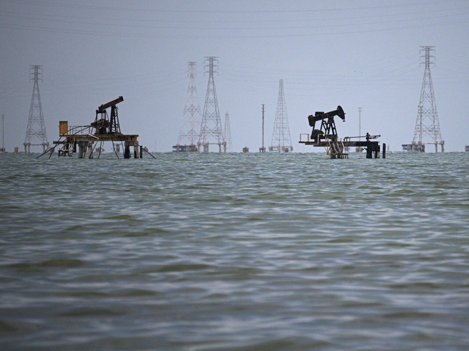 The political economy of oil in Venezuela: Power, policy and persistent ...